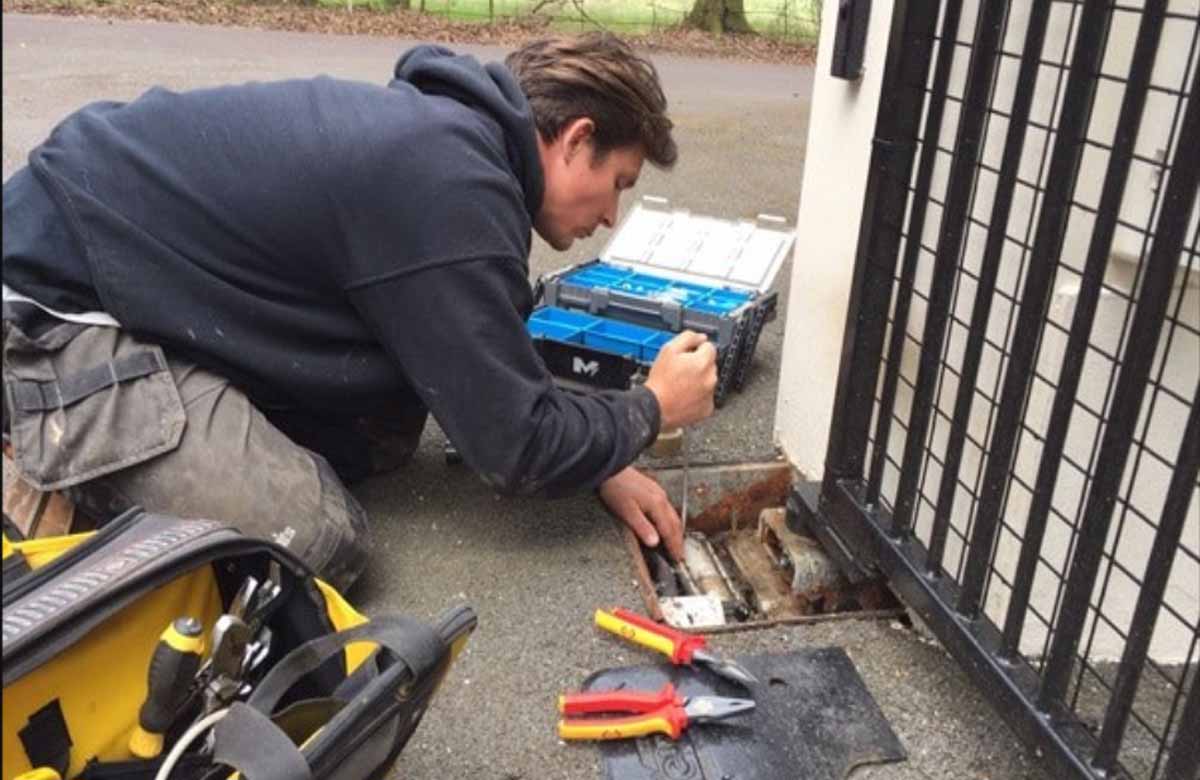 Why Gate Repair Service for Sensors Maintains Automation Reliability?